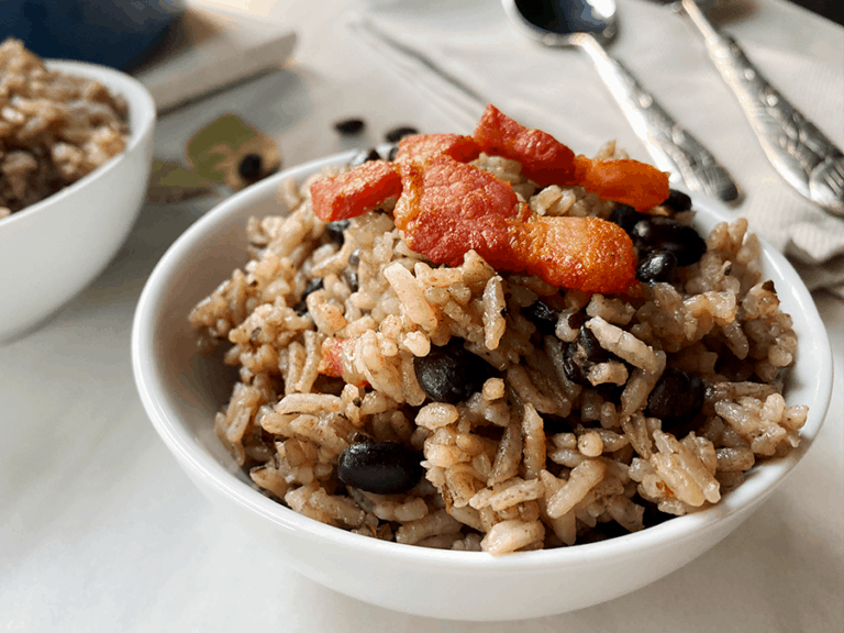 The Best Cuban Congrí Rice (Black Beans and Rice) - Bean Train