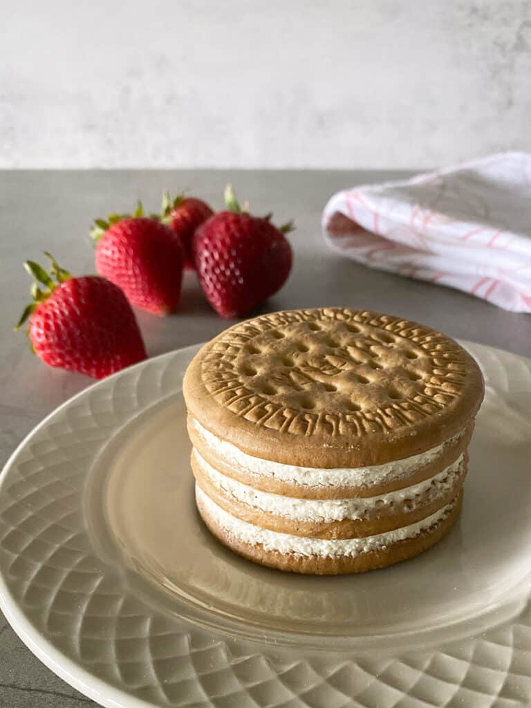 Easy Shortcake Recipe With Strawberries and Guava - Bean Train